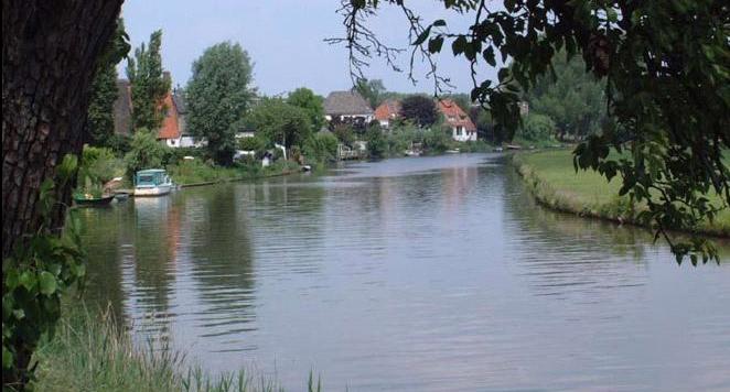 Kanovaren op de Linge.